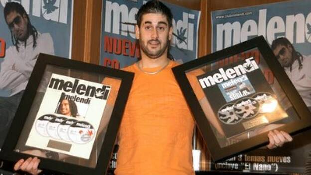 Melendi reedita su segundo álbum y recibe siete discos de platino ...